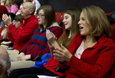 Ricketts, wife pick different sides in presidential race