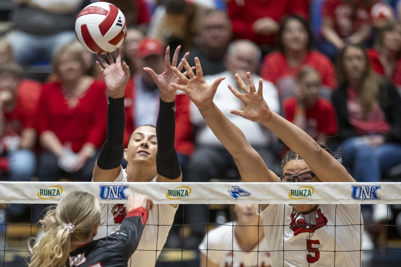 Keoni Williams commits to Nebraska volleyball