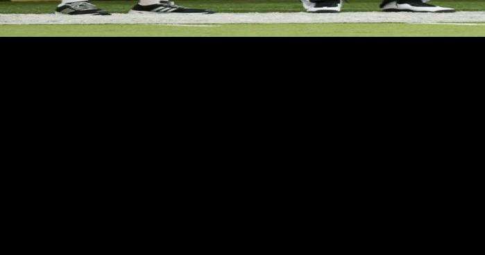 Sidelined Randle still reaching out to help young D-linemen