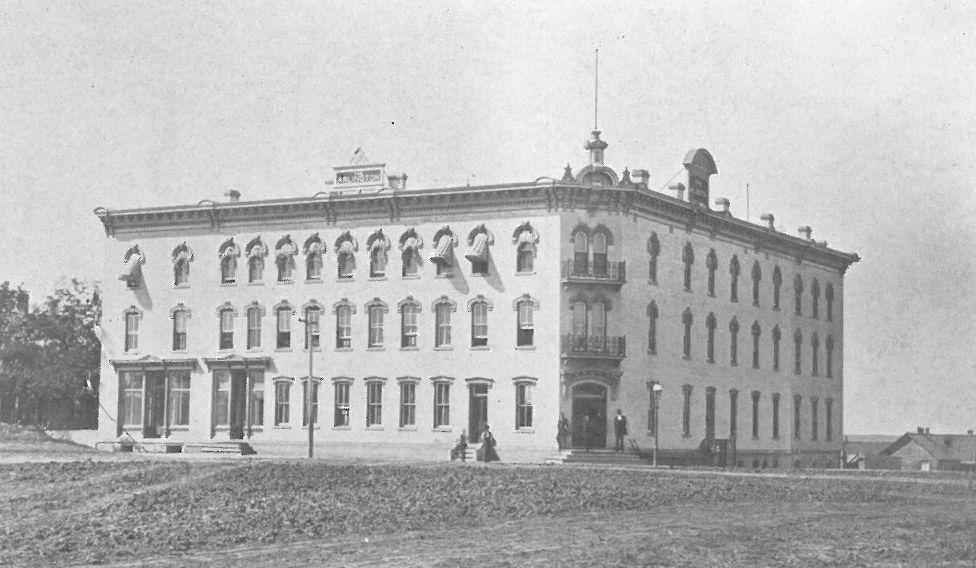 PhotoFiles: Early Lincoln hotels and motels