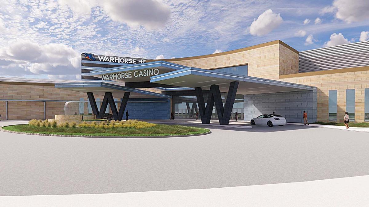 Legacy Downs hosts first horse race at Warhorse Lincoln