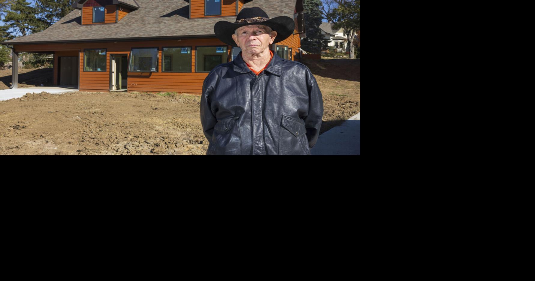 Lincoln man builds partially underground home