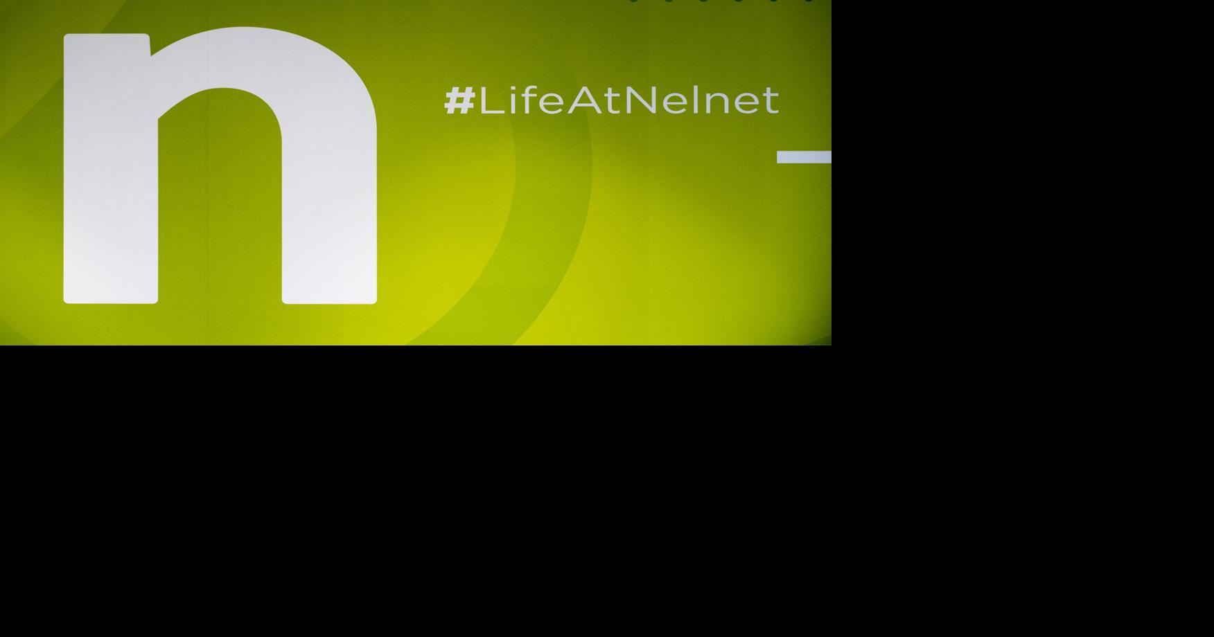 Nelnet to hold onto student loan servicing business for two more years