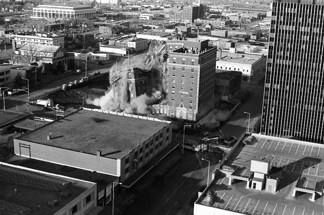 PhotoFiles: The Cornhusker Hotel implosion