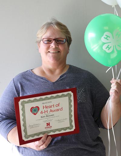Kim Bowen receives April Heart of 4-H Award