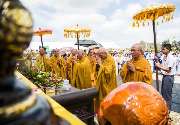 Photos: Jade Buddha welcome ceremony