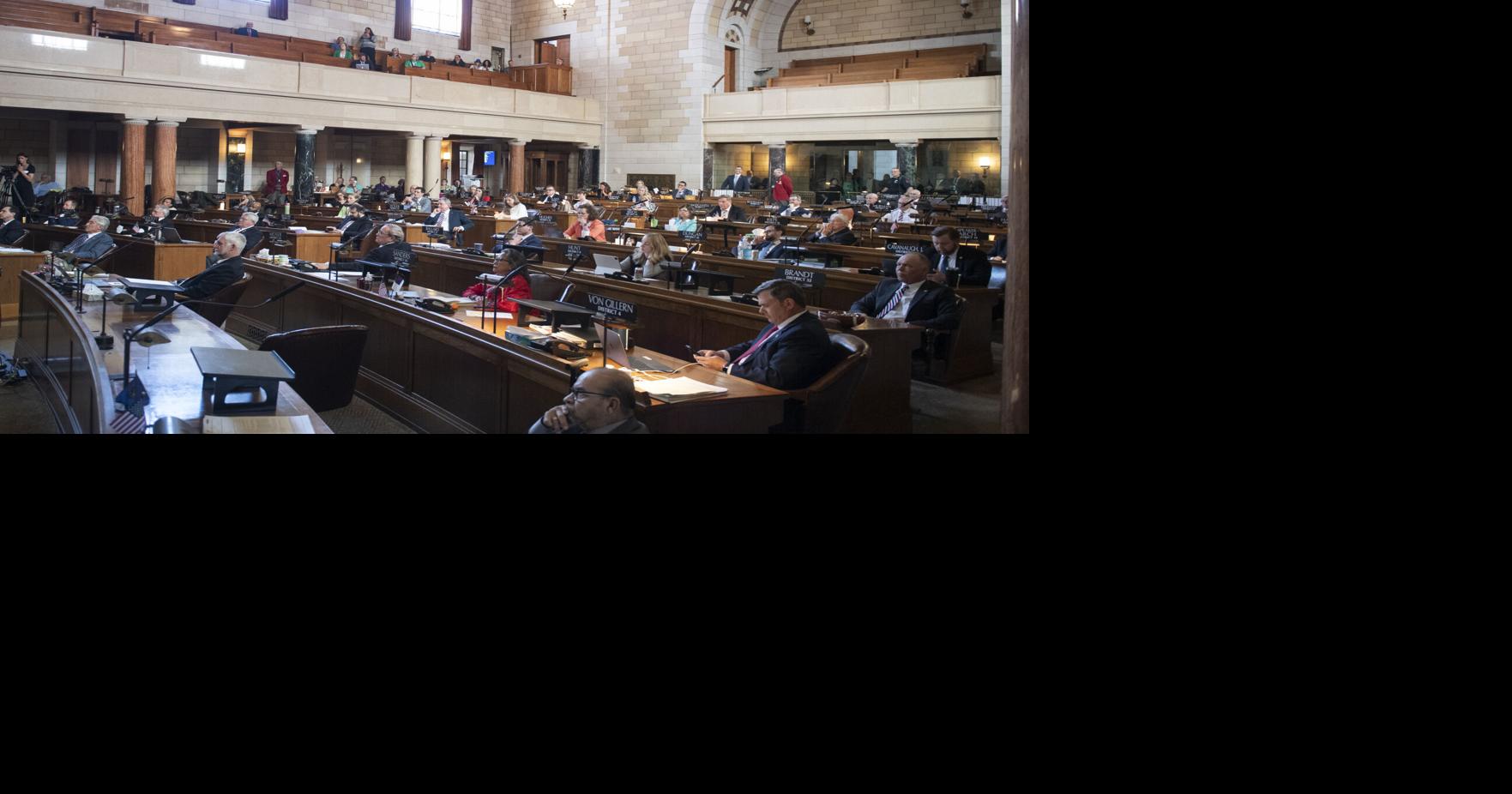 Nebraska advances bill for lottery tcket vending machines