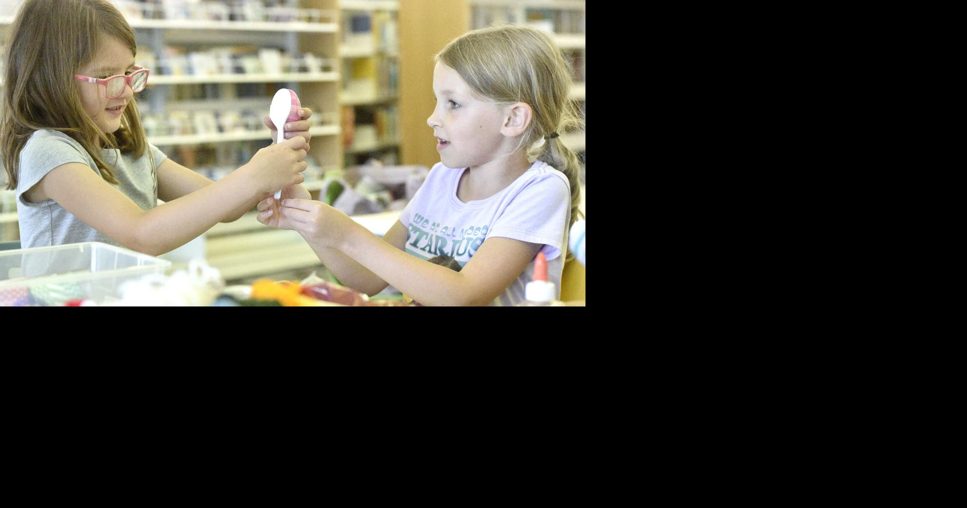 Children make musical instruments at Racine Public Library