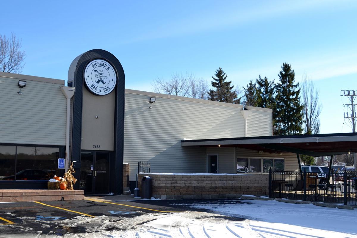 Ricky’s Place owner blends bar, barbecue | Money | journaltimes.com