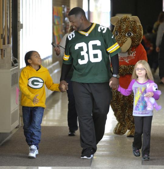 Photos: LeRoy Butler visits Giese Elementary School