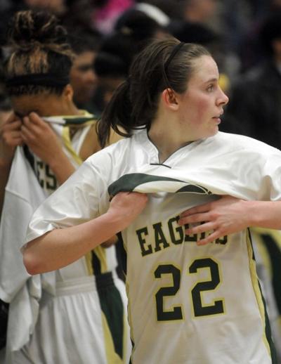 WIAA DIVISION 1 GIRLS BASKETBALL: Milwaukee Pius XI 70, Case 61