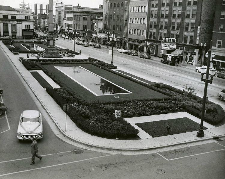 A movie palace in Racine: The 1928 opening of the Majestic Theater