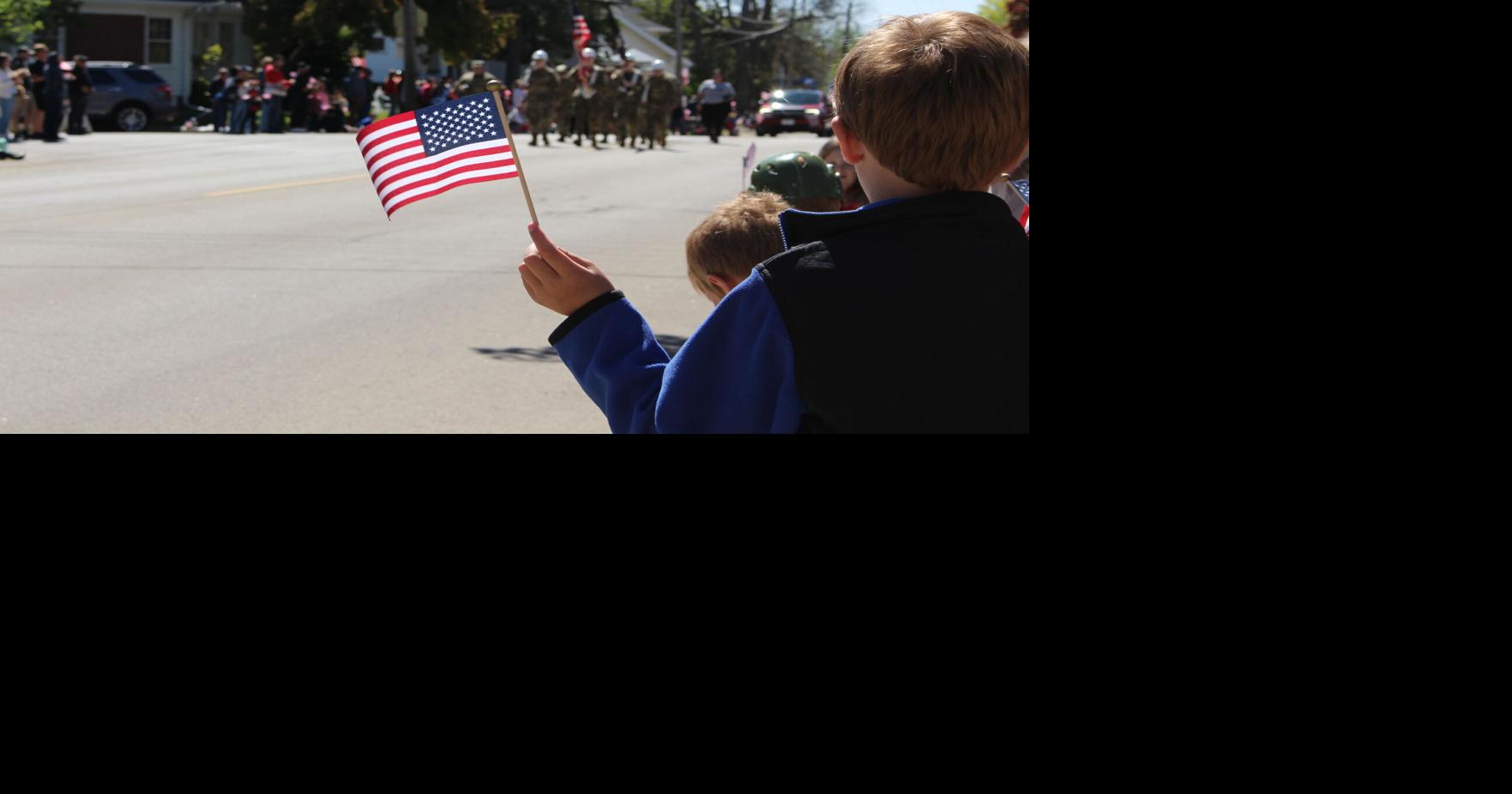 Racine Memorial Day parade honors service members