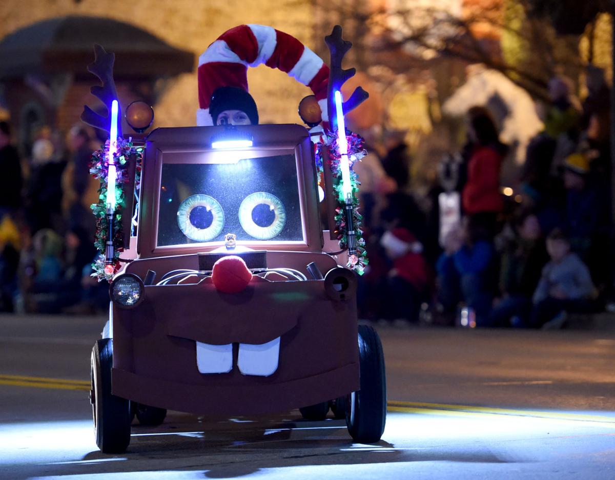PHOTO GALLERY: Downtown Holiday Parade 2015 | Local News | journaltimes.com