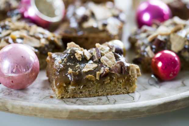 Fruity inspirations: Ice cream cone caramel date bars