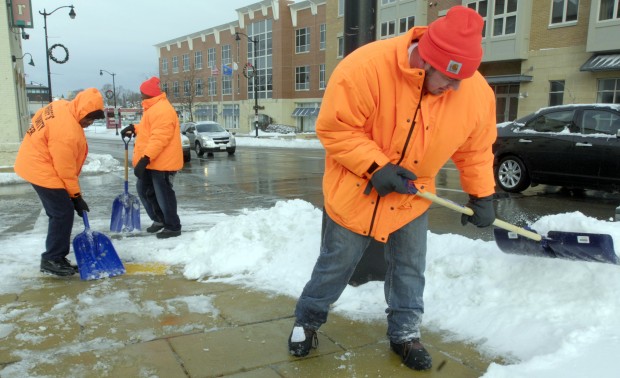 Inmates have first outing on new snow duty