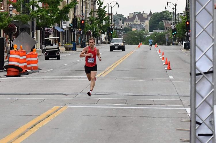 Lighthouse Run: Racine natives Binzak, Johnson win 4-mile championships