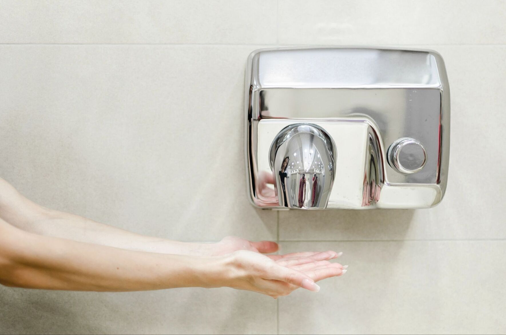 The Hand Dryer Debate Is Over: Why Hospitals Are Switching Back to Paper