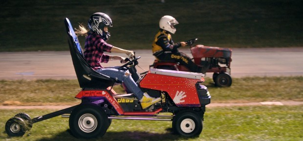 Union Grove students race tractors for homecoming