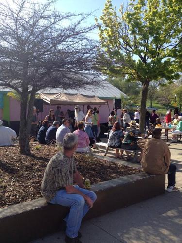 Racine's Beachside Oasis has live music