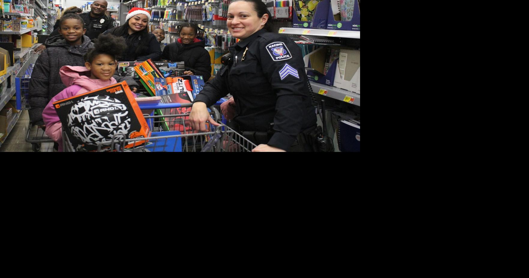 19 photos from Shop with a Cop 2022