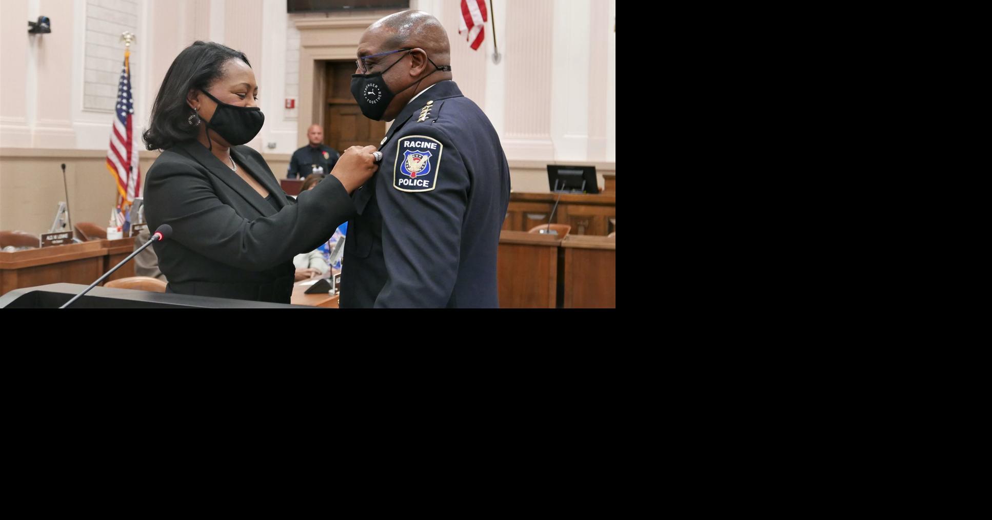 Maurice Robinson sworn in as Racine police chief