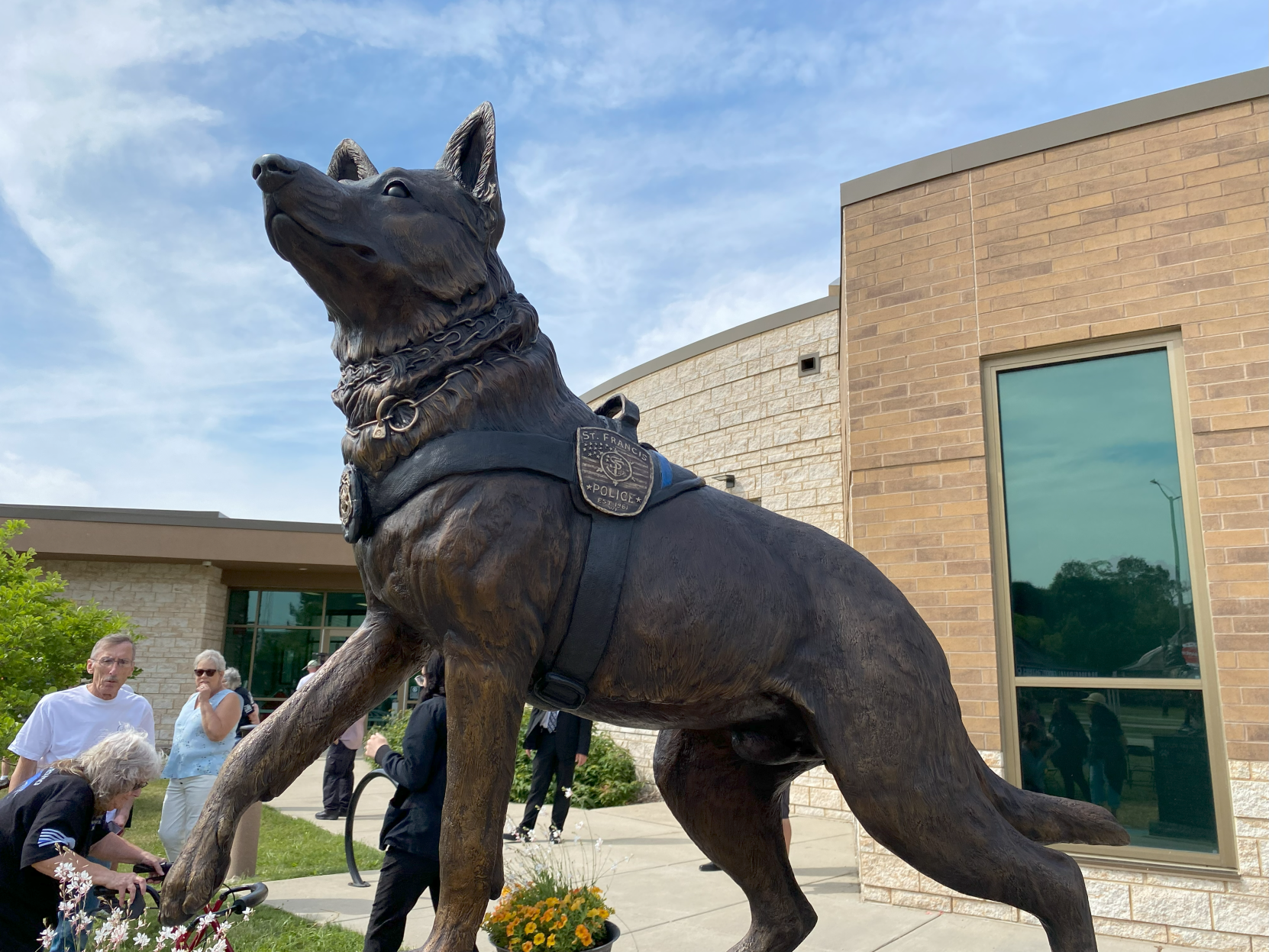 Caledonia K9 battling terminal disease honored with statue