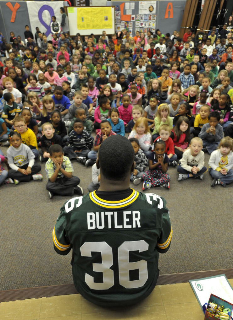 Photos: LeRoy Butler visits Giese Elementary School