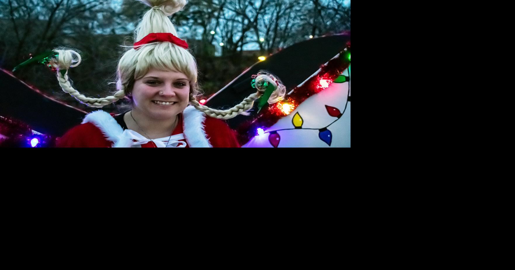 17 photos and videos from the 2022 Racine Holiday Parade