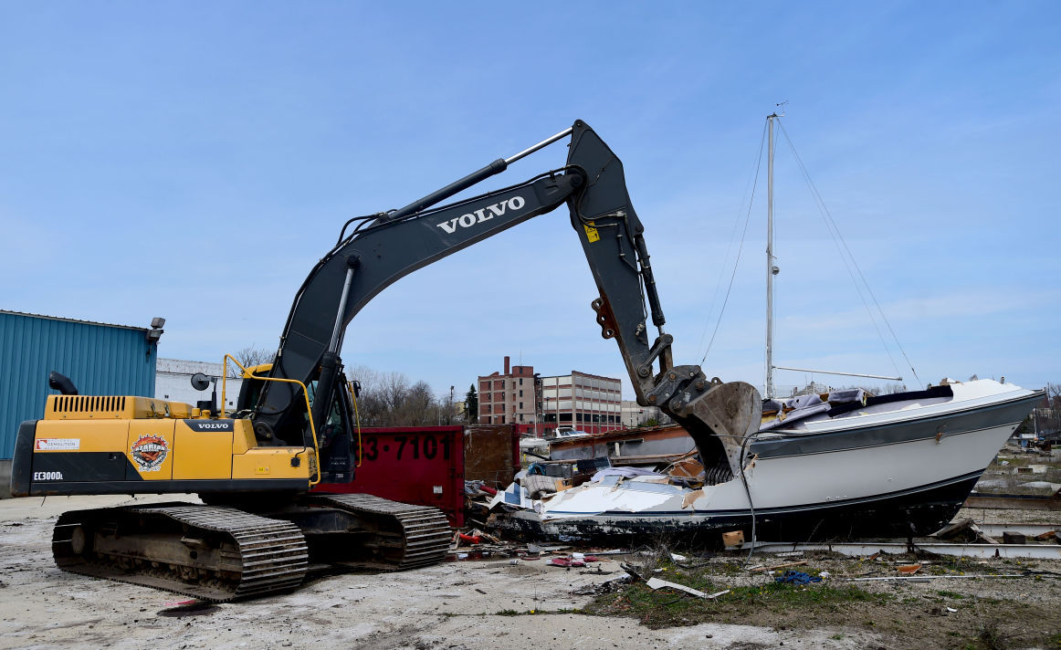 Azarian preparing to vacate Machinery Row