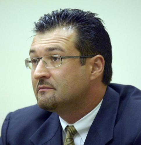 Surgeon suing Wheaton wants to open own clinic