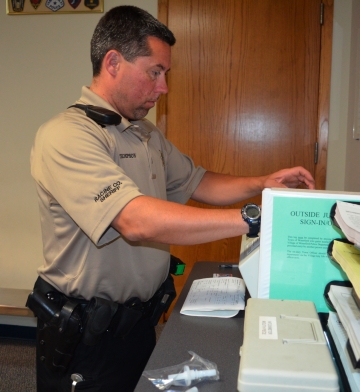 A night on drunk patrol: The Journal Times rides along with deputies in ...