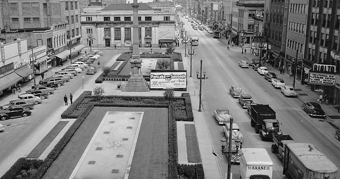 Photo gallery: Racine's Monument Square through the years