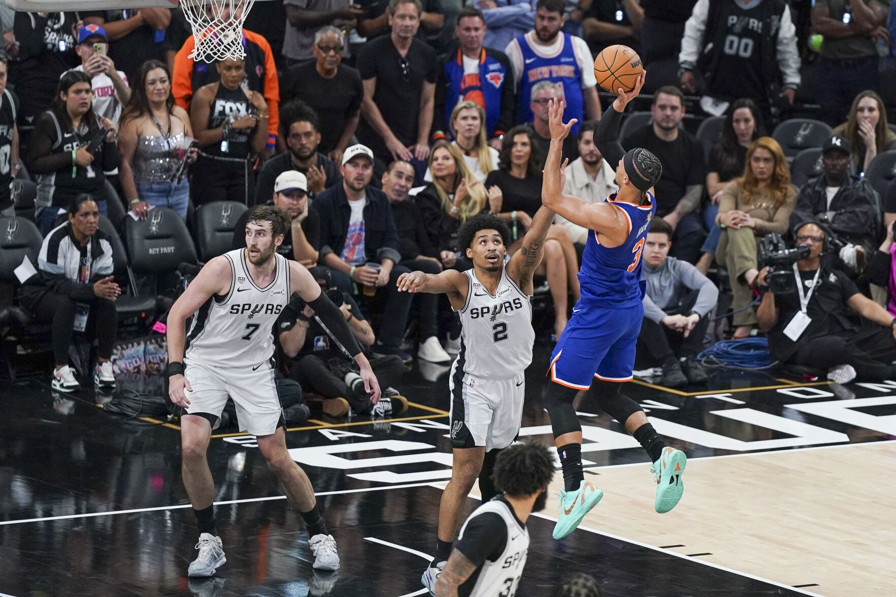 Knicks top Spurs in NBA Finals to snap 53-year title drought
