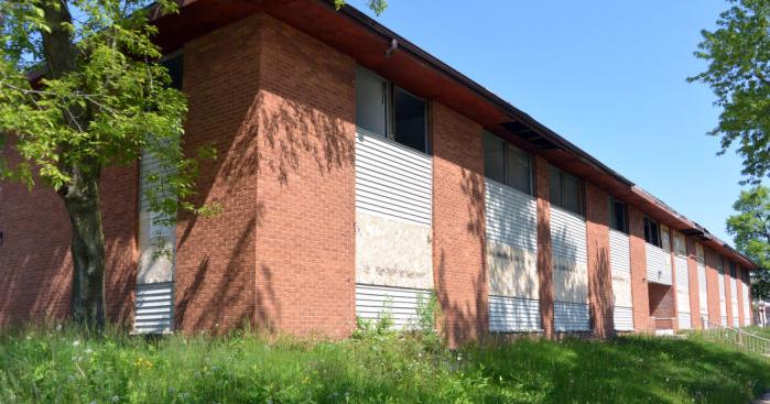City wants owners to tear down fire-damaged Jacato Drive building