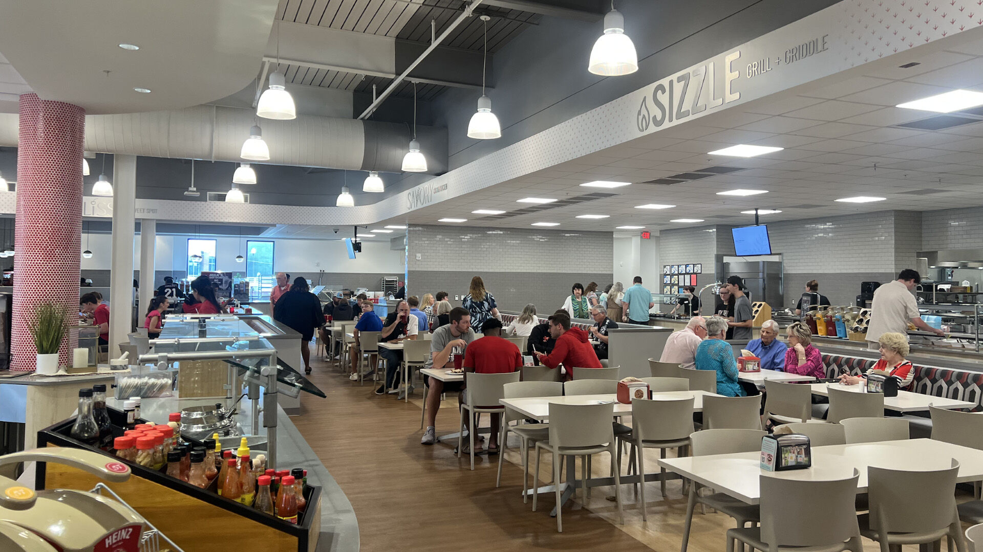 Fellowship and food fills JSU's dining hall on Sundays | Features ...