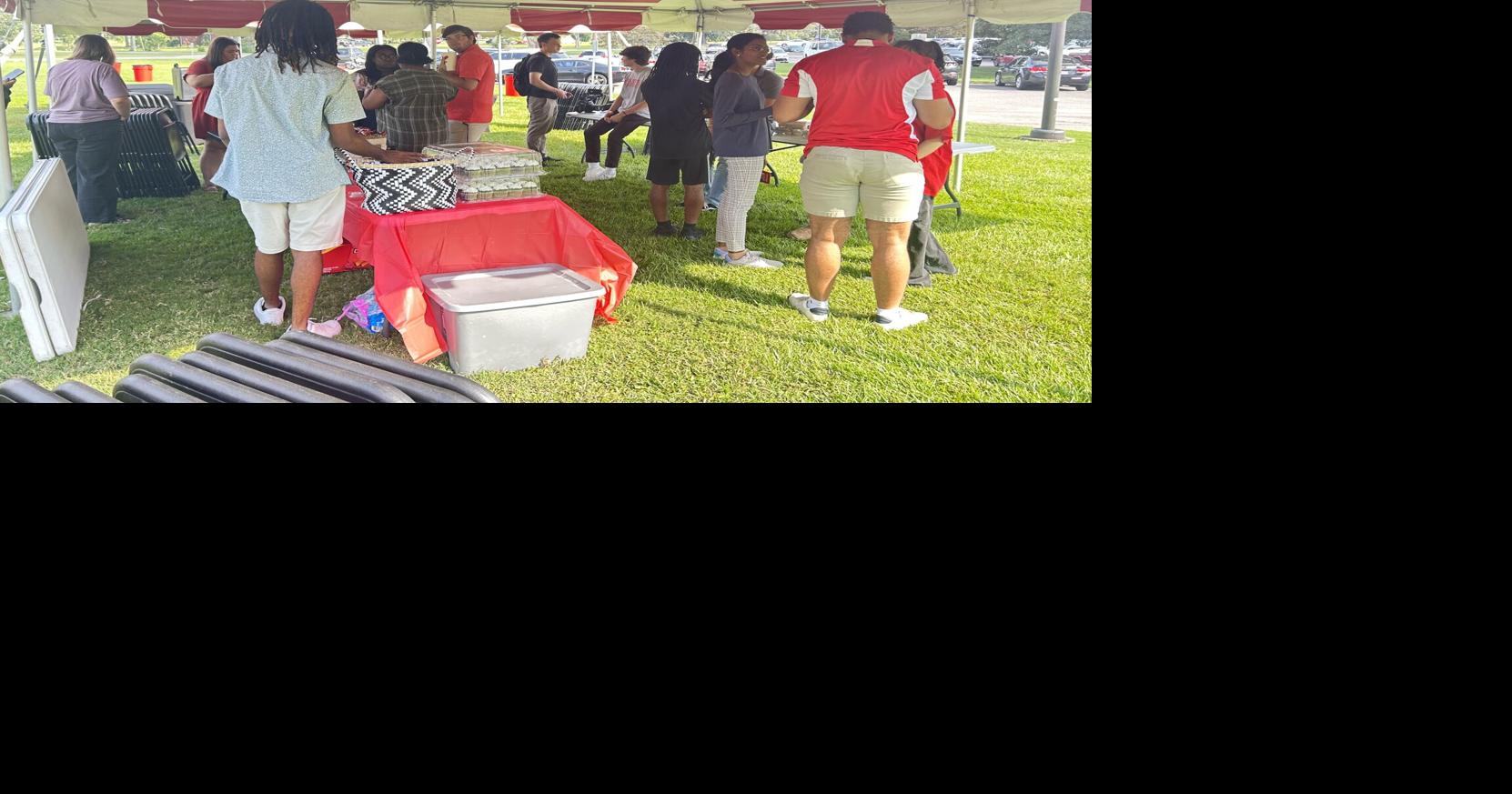 Homecoming Week kicks off with cookout | Features | jsuchanticleer.com