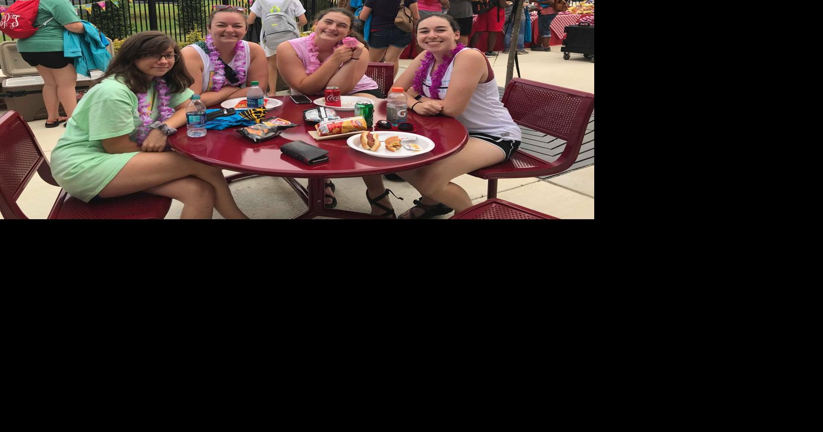 Luau cookout welcomes students | News | jsuchanticleer.com