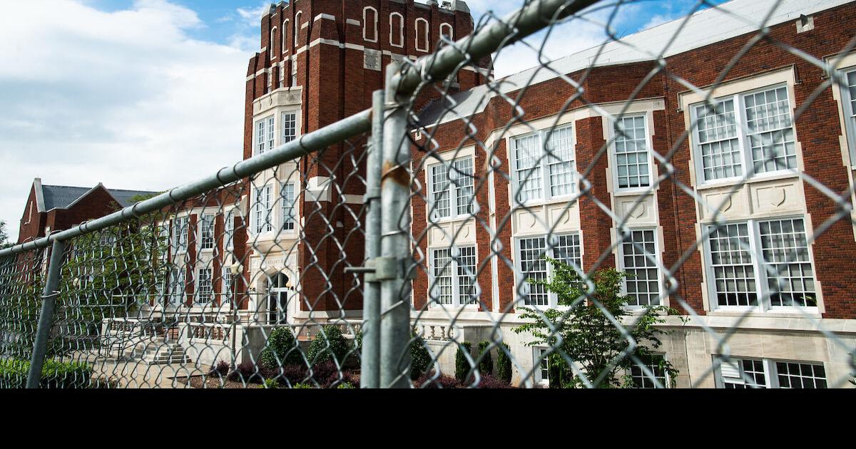 Welcome “home” Gamecocks: Students return to campus amidst rebuilding ...