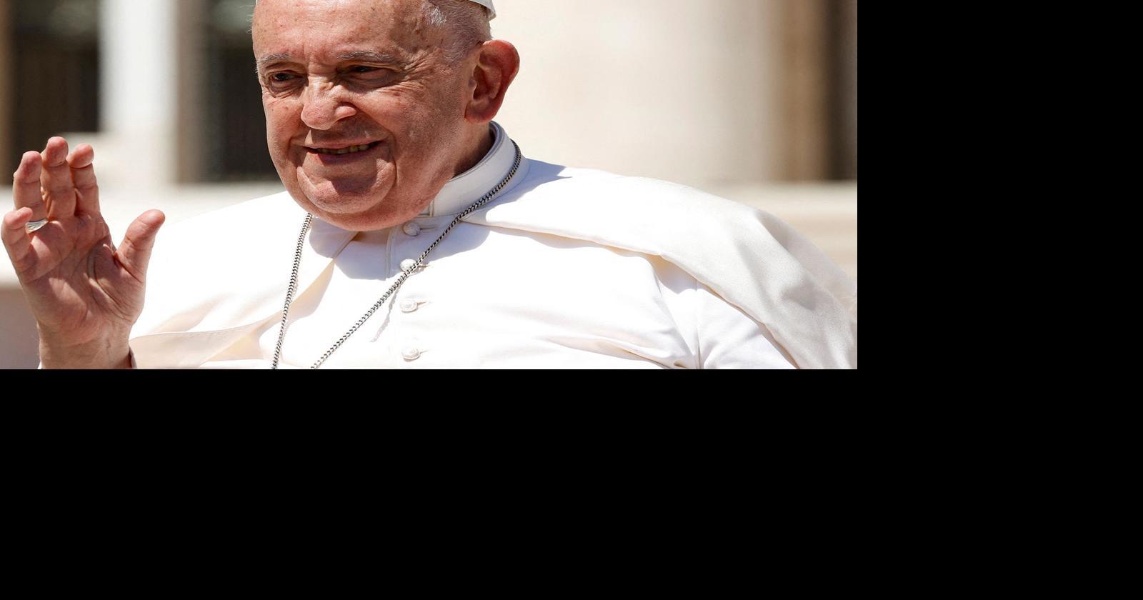 Pope Francis meets more than 100 comedians at the Vatican: 'You also make God smile' | | kake.com