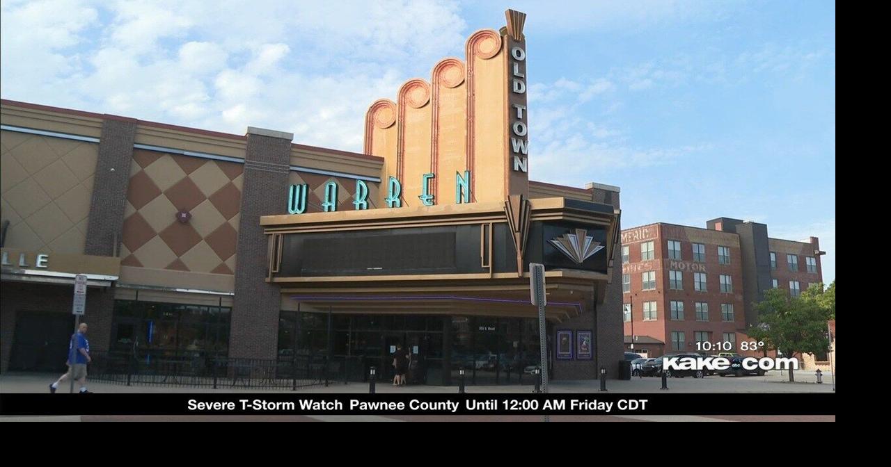 The Regal Warren Old Town Theater plays its final movie after 20 years ...