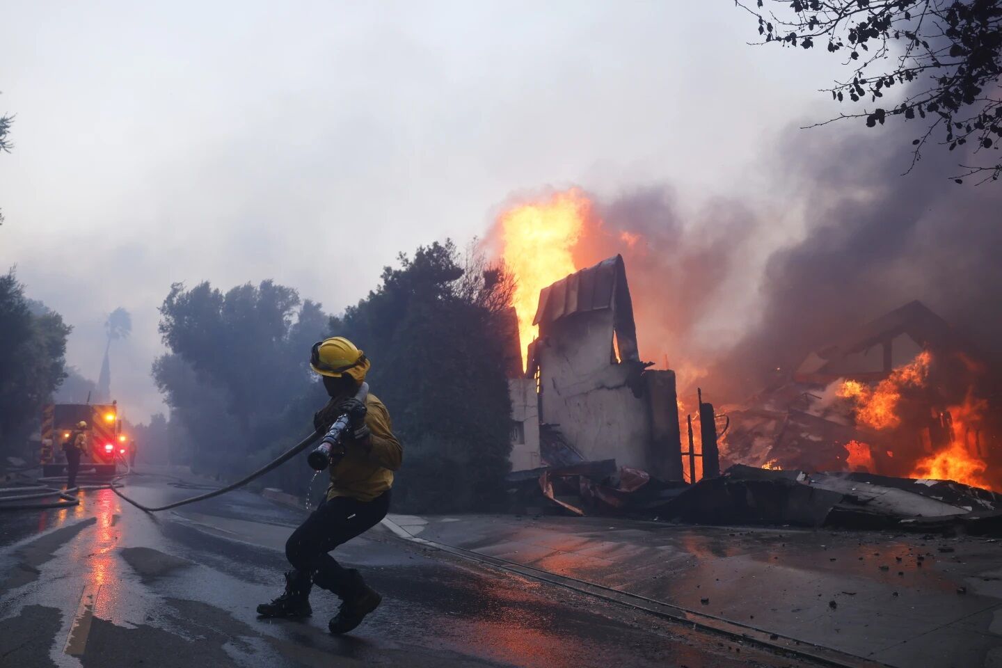 Wildfires latest: New evacuation order issued as Archer Fire sparks in ...