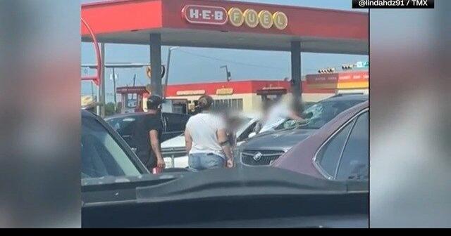 Father breaks windshield to rescue baby accidentally locked in hot car ...