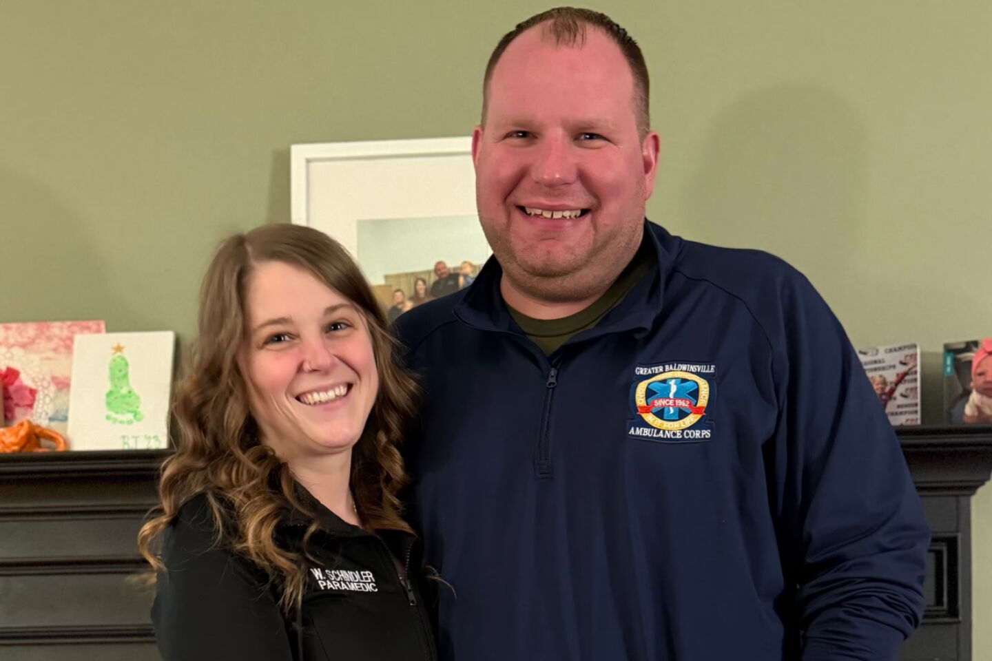 Paramedic couple on anniversary date save woman choking at restaurant ...