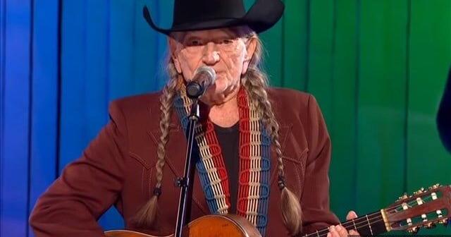 Willie Nelson returns to the stage after illness causes him to miss ...