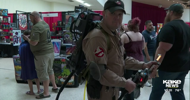 Iconic costumes and celebrity appearances steal the show at ICT Comic ...