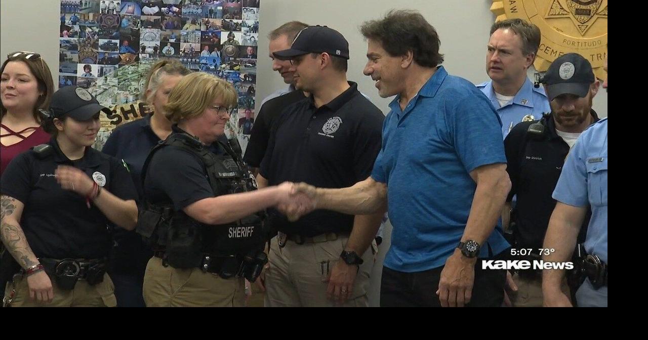 'The Incredible Hulk' recognized as Honorary Deputy Sheriff, in town as ...