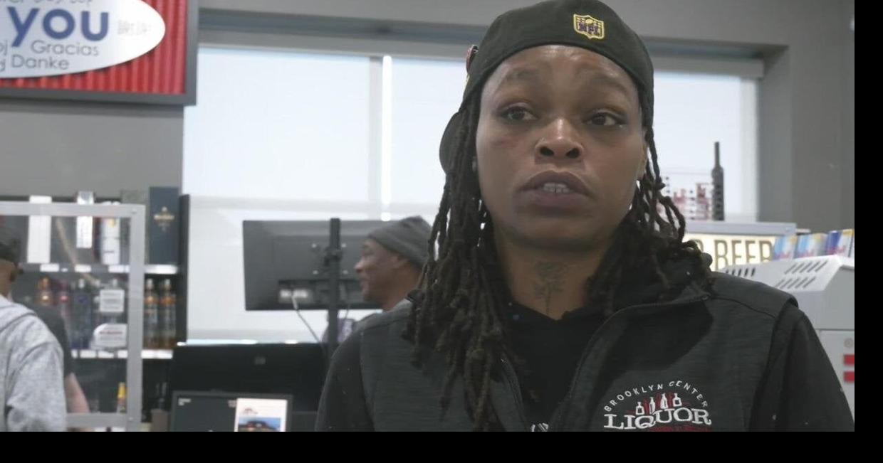 Minnesota liquor store employee gives her shoes to man walking with ...