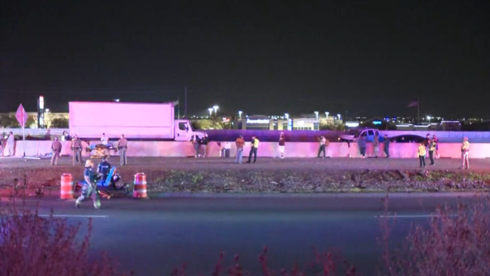 5 people dead in massive car crash involving 17 vehicles near Austin ...