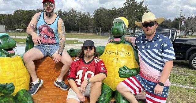At the Florida Man Games, tank-topped teams compete at evading police ...